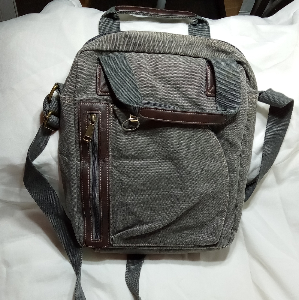 Cargoit Green Canvas Messenger Bag - Gem